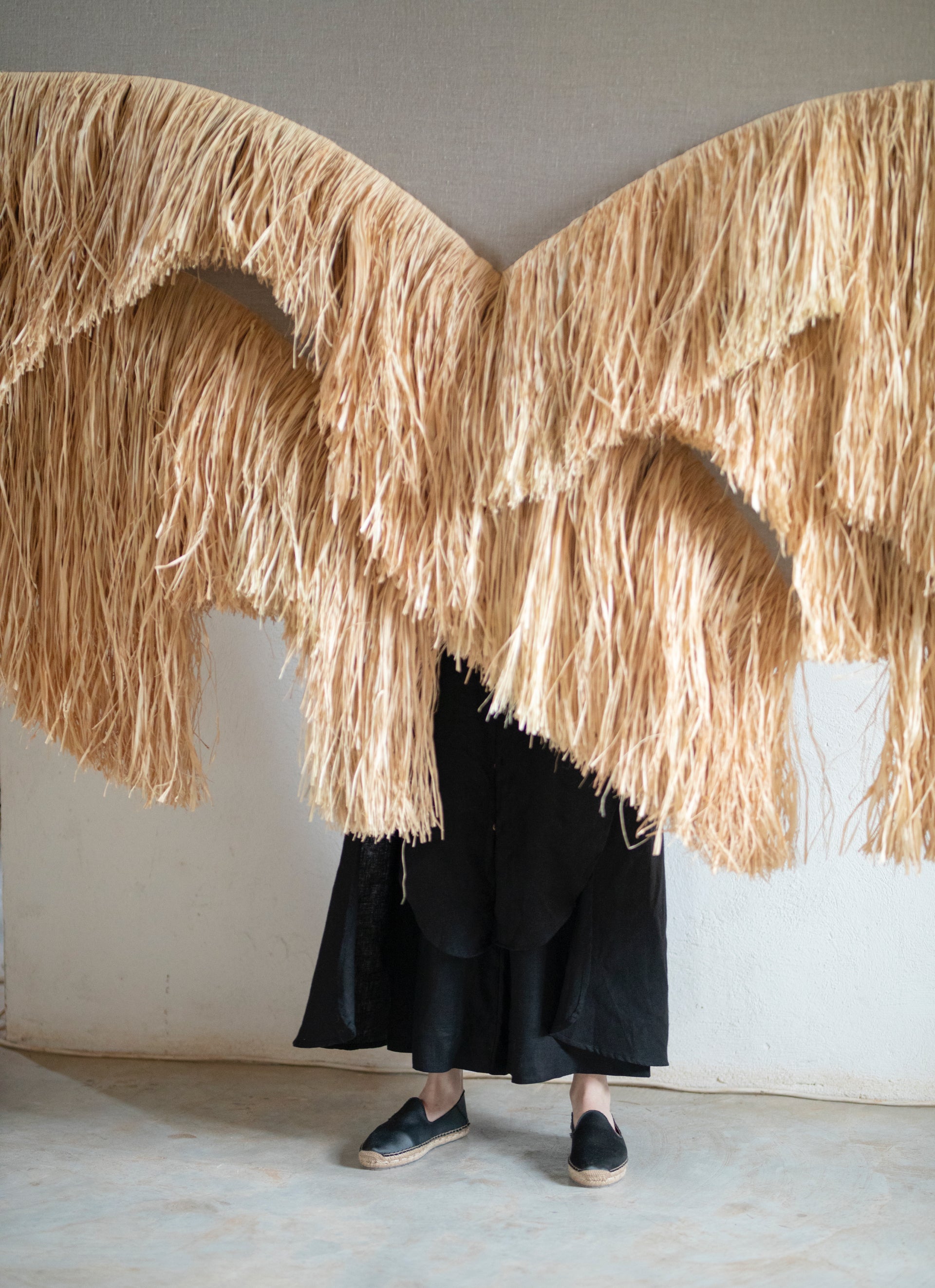 Adriana Meunié wearing Dailin, exquisite Pedro García sandal